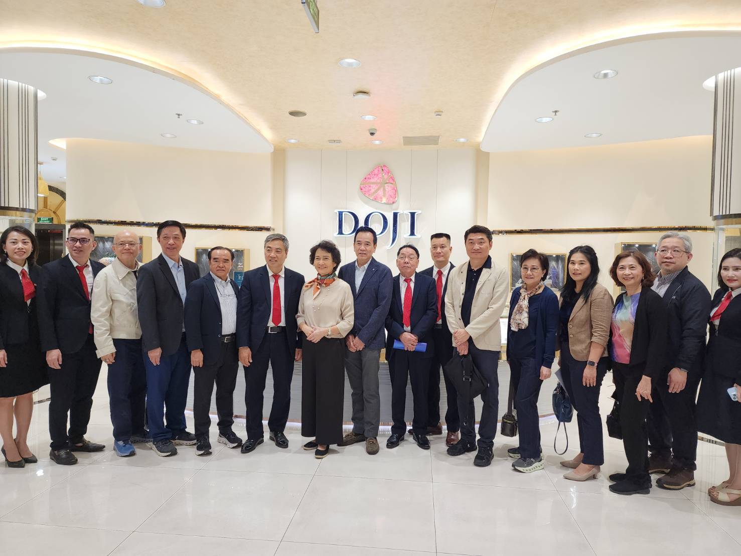 GIT แลกเปลี่ยนความรู้กับ DOJI GROUP ยักษ์ใหญ่อัญมณีเวียดนาม พร้อมศึกษา ...